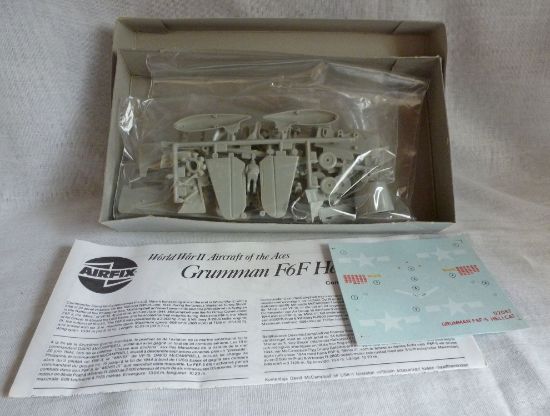 Rockertron Toys. Airfix Series 2 WW11 Aces Grumman F6F Hellcat 02087
