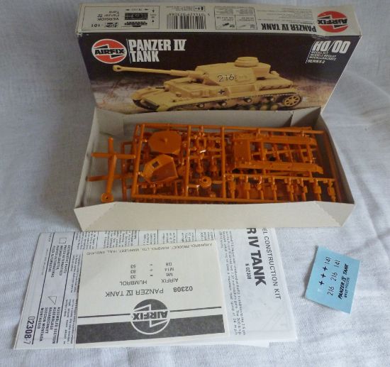 Rockertron Toys. Airfix Series 2 Panzer IV Tank 02308
