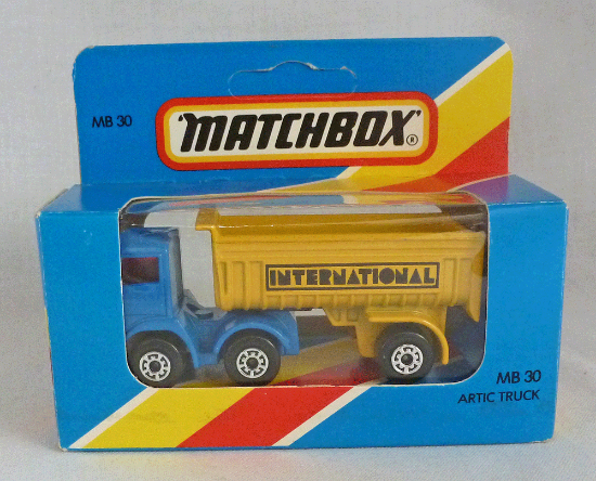 Rockertron Toys. Lesney Matchbox Blue Box MB30f Articulated Truck Flat ...